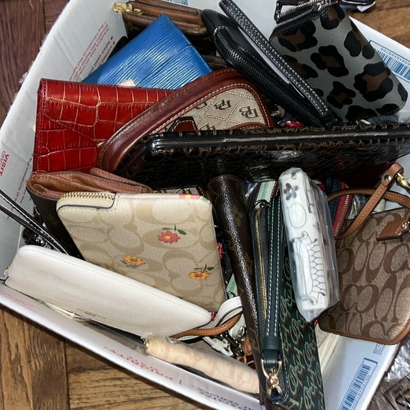 Accessories | I Thought I Did Wallet Luxury Coach Kate Boutique Auction ...